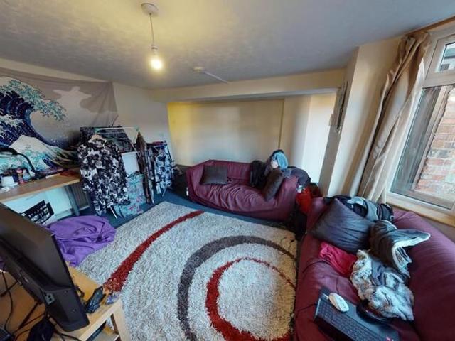 Queens Road, Hyde Park, Leeds LS6, 1 bed flat to rent, £750 pcm | PrimeLocation