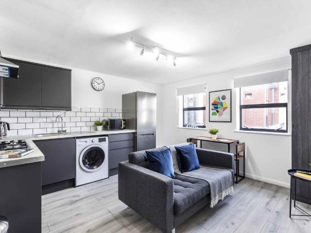 Queens Road, Hyde Park, Leeds LS6, 2 bed flat to rent, £1,603 pcm | PrimeLocation