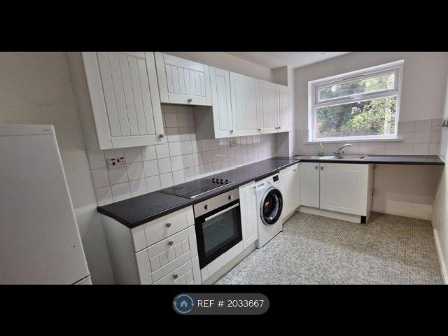 Queens Road, Kingston Upon Thames KT2, 2 bed flat to rent, £1,850 pcm | PrimeLocation