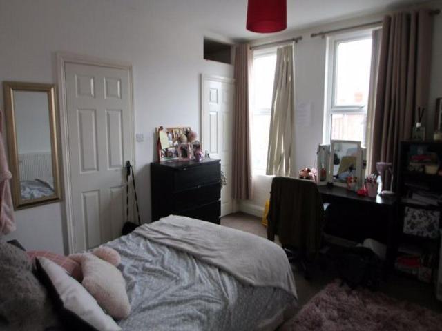 Queens Road, Leeds 5 bed house to rent £3,120 pcm £720 pw