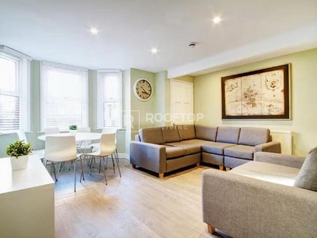 Queens Road, Leeds LS6 8 bed house to rent £4,507 pcm £1,040 pw