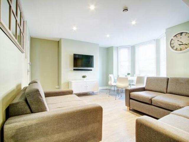 Queens Road, Leeds LS6 8 bed terraced house to rent £4,680 pcm £1,080 pw