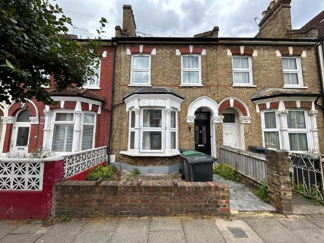 Queens Road, London 5 bed terraced house to rent £3,500 pcm £808 pw