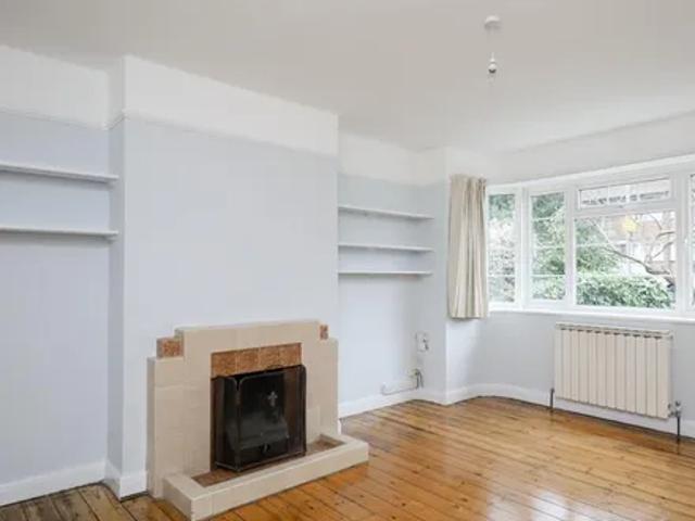 Queen's Road, London, KT2 7SP, United Kingdom | 2 bed apartment for rent #137931629 | Rentberry