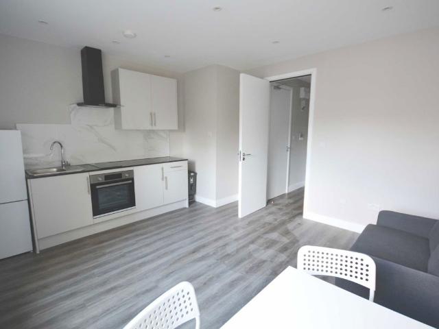 Queens Road, London NW4, 1 bed flat to rent, £1,547 pcm | PrimeLocation