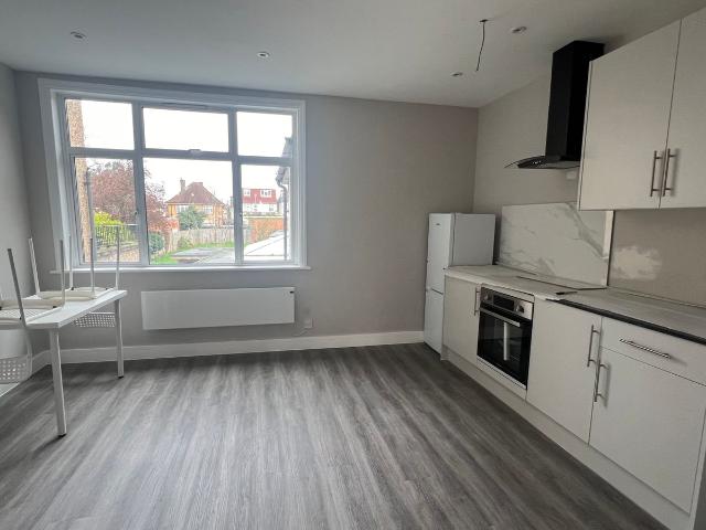 Queens Road, London NW4, 1 bed flat to rent, £1,650 pcm | PrimeLocation