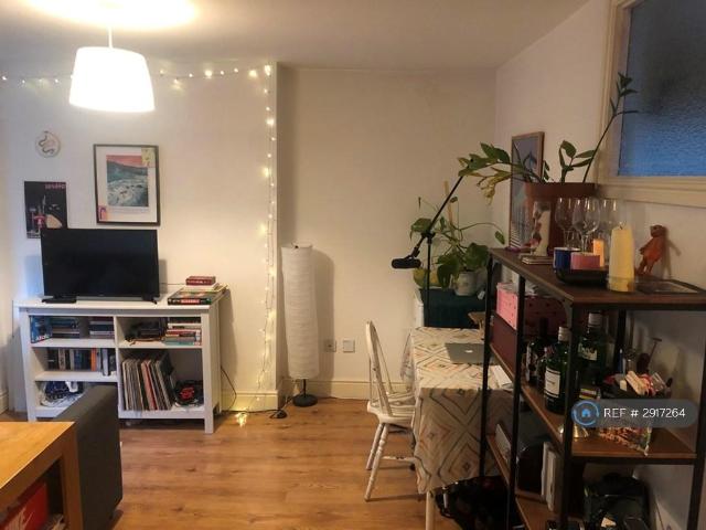 Queens Road, London, SE15 1 bed flat to rent £1,600 pcm £369 pw