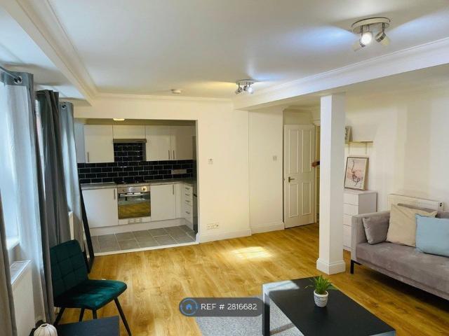 Queens Road, London SE15, 1 bed flat to rent, £1,733 pcm | PrimeLocation
