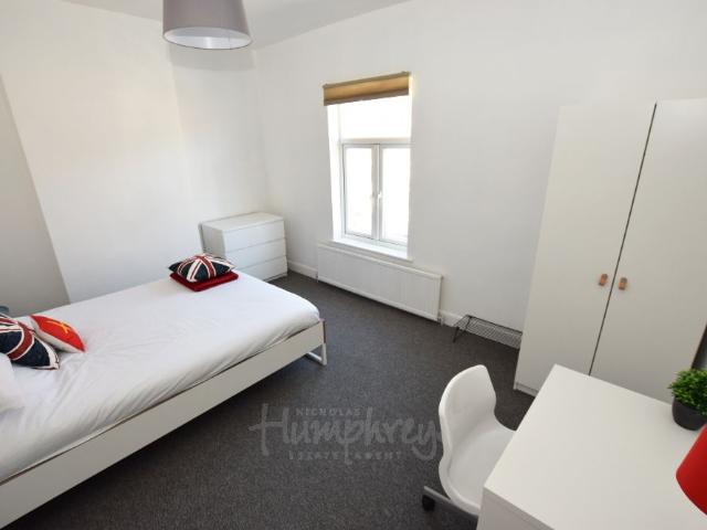 Queens Road, Northampton NN1, 1 bed flat to rent, £580 pcm | PrimeLocation