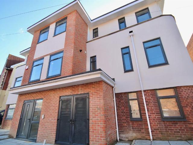Queens Road, Portsmouth PO2, 1 bed flat to rent, £1,050 pcm | PrimeLocation