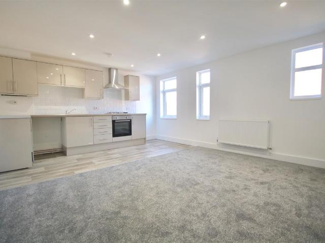Queens Road, Portsmouth PO2, 2 bed flat to rent, £1,250 pcm | PrimeLocation
