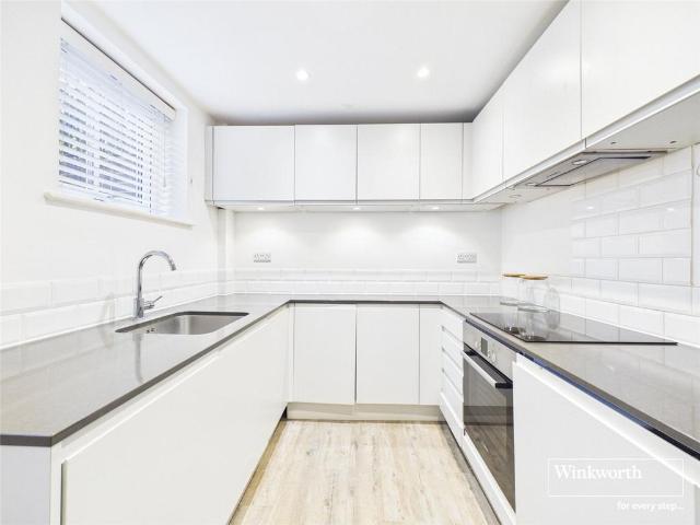 Queens Road, Reading, Berkshire, RG1 1 bed apartment to rent £1,175 pcm £271 pw