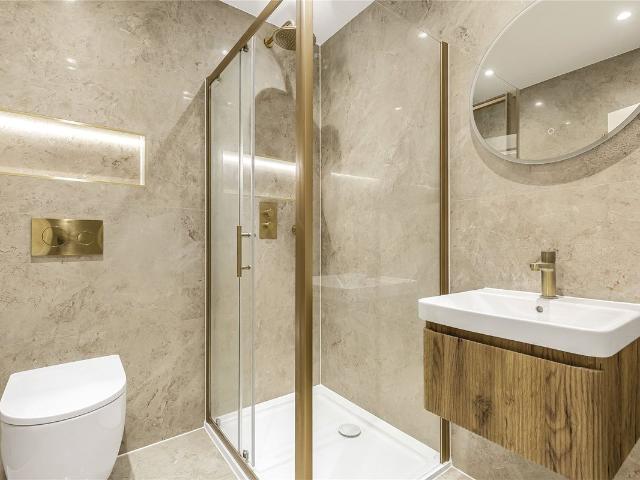 Queens Road, Richmond TW10, 1 bed flat to rent, £2,050 pcm | PrimeLocation