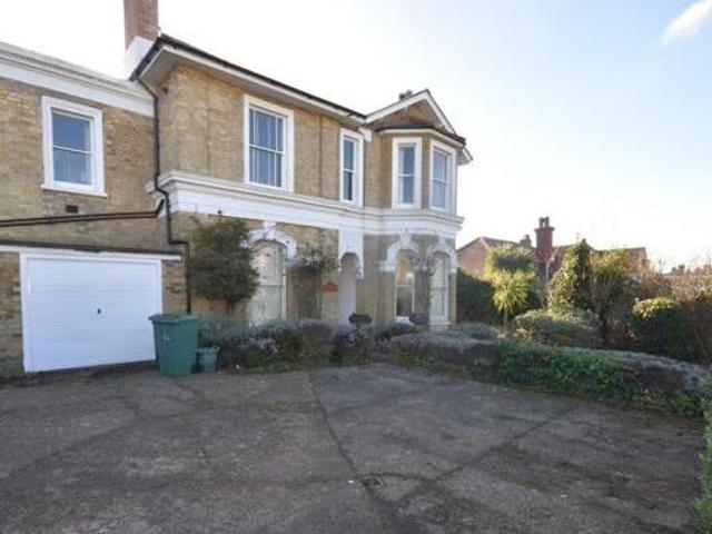 Queens Road, Ryde, 4 Bedroom Apartment