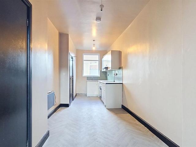 Queens Road, Sheffield S2, 1 bed flat to rent, £850 pcm | PrimeLocation