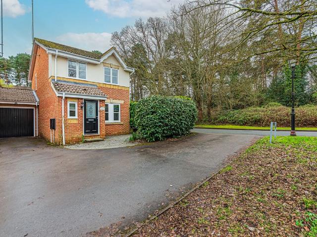 Queens Ride, Crowthorne RG45, 3 bed link detached house to rent, £1,850 pcm | PrimeLocation