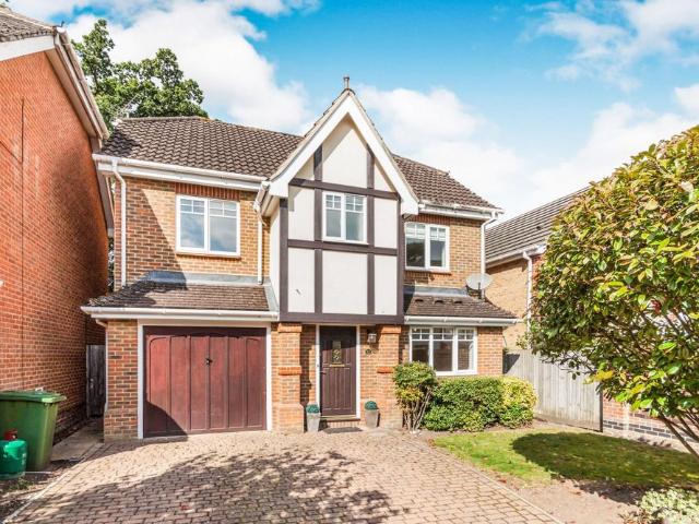 Queens Ride, Crowthorne, RG45
