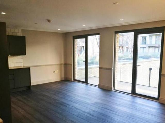 Queens Wharf, Crisp Road, 2 Bedroom Flat