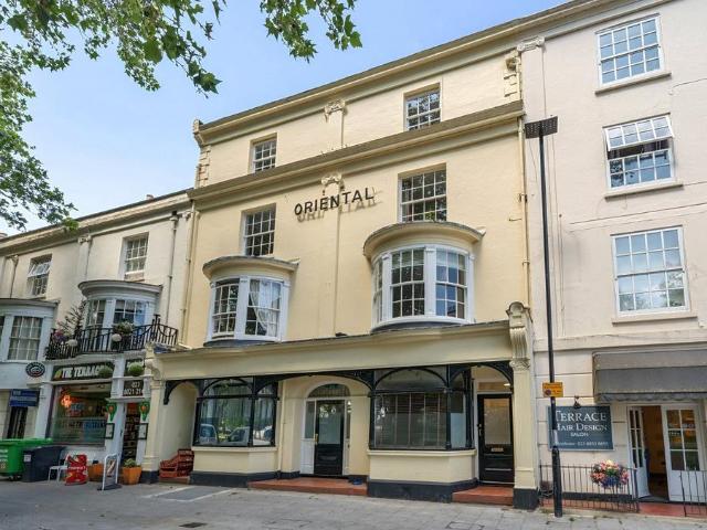 Queens Terrace, Hampshire SO14 2 bed flat to rent £1,450 pcm £335 pw