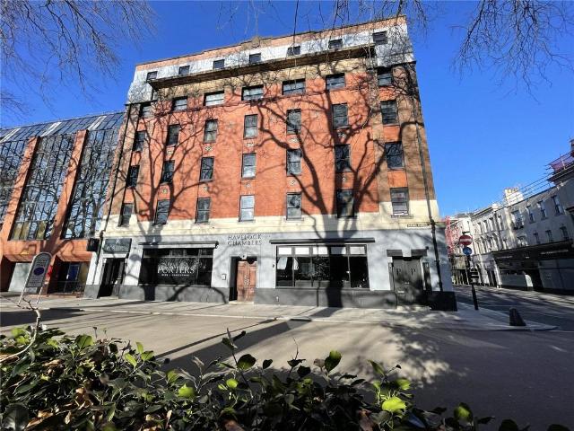 Queens Terrace, Hampshire SO14 2 bed flat to rent £1,450 pcm £335 pw