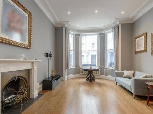 Queensberry Place, London, 2 Bedroom Apartment