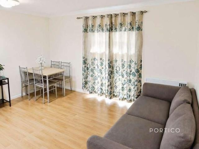 Queensberry Place, Manor, E12