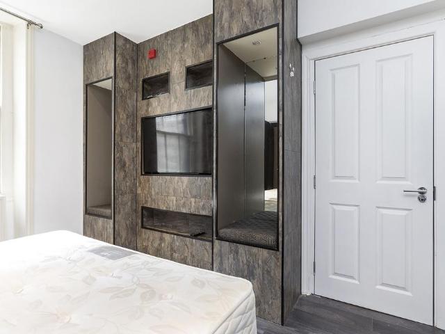 Queensborough Terrace, London W2 Studio to rent £1,495 pcm £345 pw