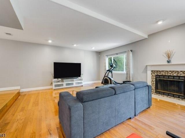 Queensbridge Dr, East Hanover, Condo For Sale