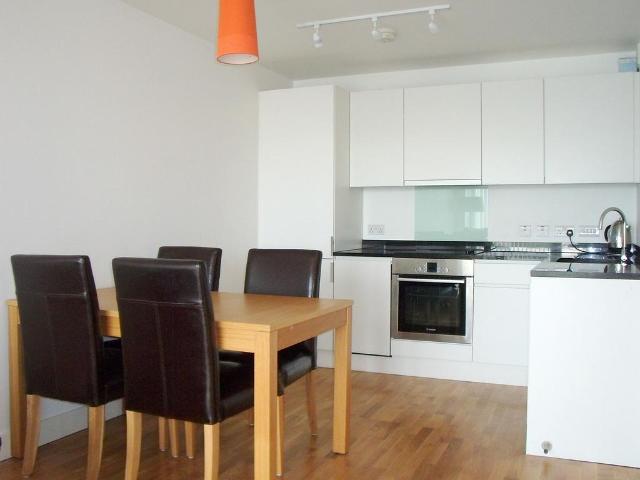 Queensbridge Road, Bethnal Green E2 1 bed flat to rent £2,145 pcm £495 pw