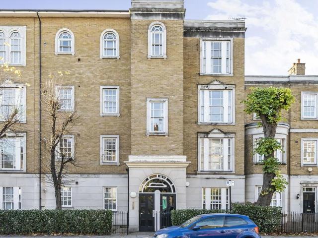 Queensbridge Road, Hackney, London, E8 2 bed flat to rent £3,000 pcm £692 pw