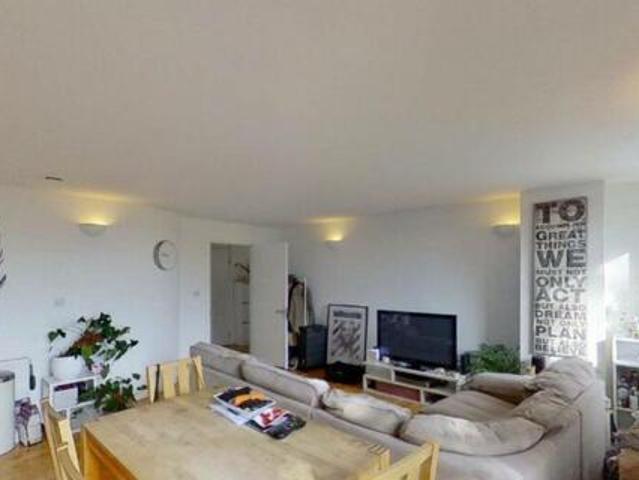 Queensbridge Road, Haggerston, 3 Bedroom Flat