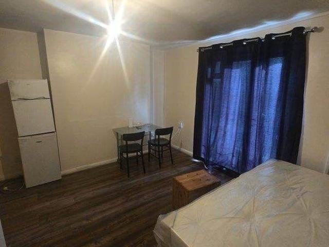 Queensbridge Road, London E2, Room to rent, £900 pcm | PrimeLocation