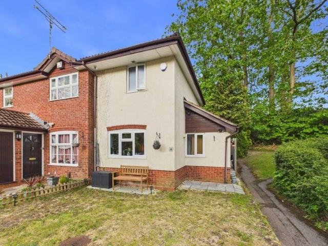 Queensbury Place, Blackwater, Camberley GU17, 1 bed terraced house to rent, £1,300 pcm | PrimeLocation