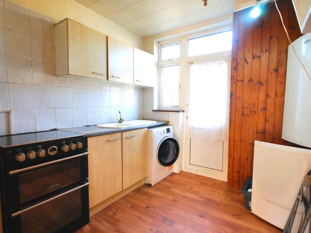 QUEENSBURY ROAD 3 bed semi detached house to rent £2,400 pcm £554 pw