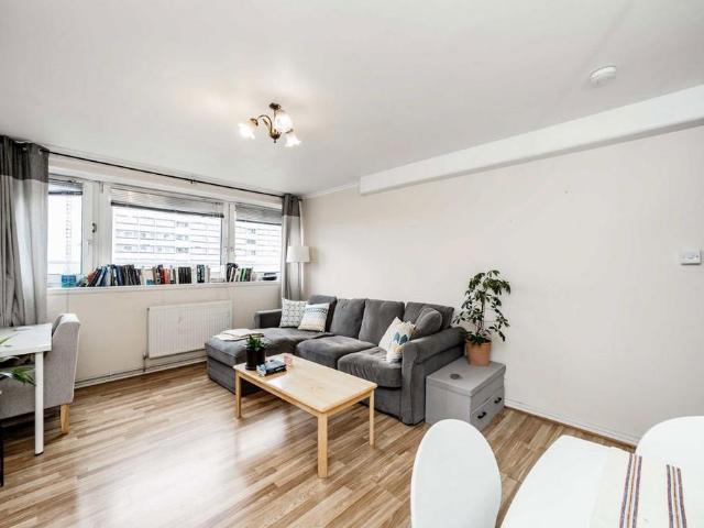 Queensdale Crescent, London W11 1 bed flat to rent £1,850 pcm £427 pw