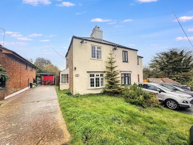 Queensdown Road, Deal CT14 2 bed semi detached house to rent £1,275 pcm £294 pw