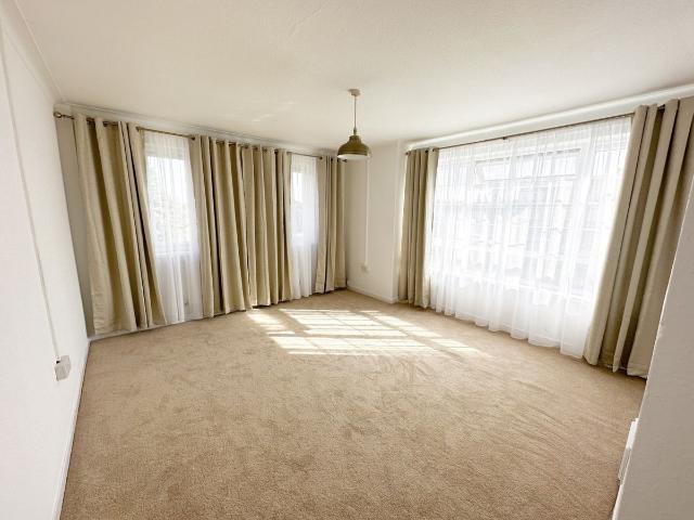 Queensgate Longwood Gardens, Ilford, Essex, UK IG5, 3 bed flat to rent, £2,200 pcm | PrimeLocation