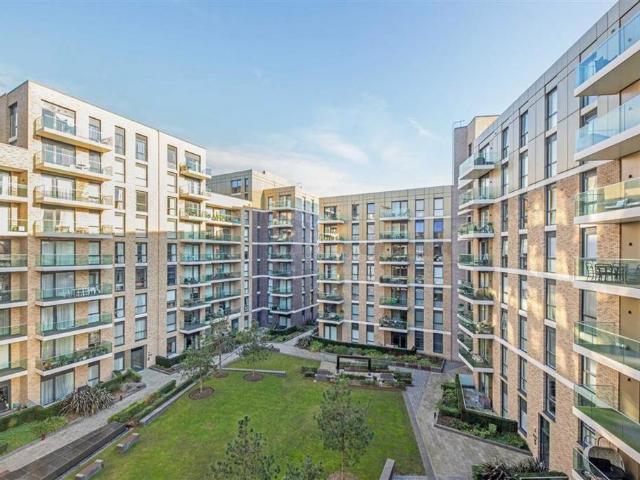 Queenshurst Square, Kingston Upon. 1 bed flat to rent £1,895 pcm £437 pw