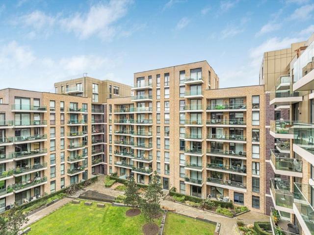 Queenshurst Square, Kingston Upon. 2 bed flat to rent £3,500 pcm £808 pw