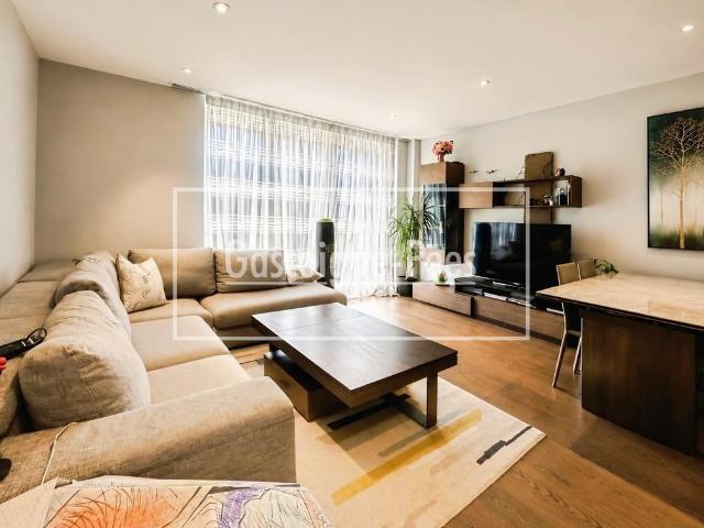 Queenshurst Square, Kingston upon. 2 bed flat to rent £2,750 pcm £635 pw