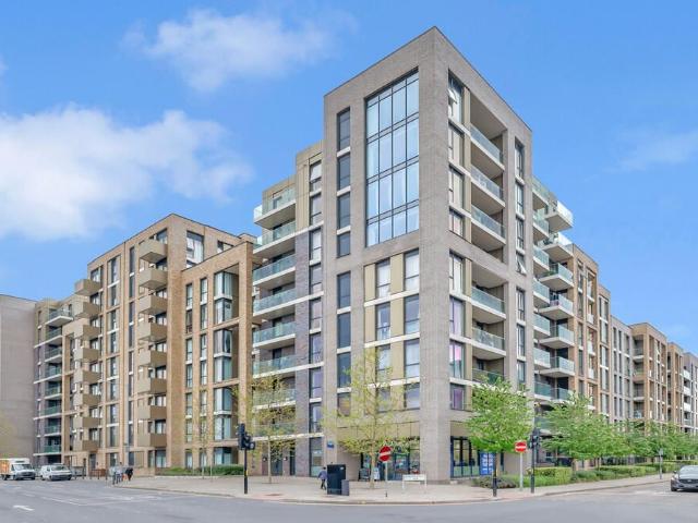 Queenshurst Square, Kingston Upon Thames KT2, 2 bed flat to rent, £2,950 pcm | PrimeLocation