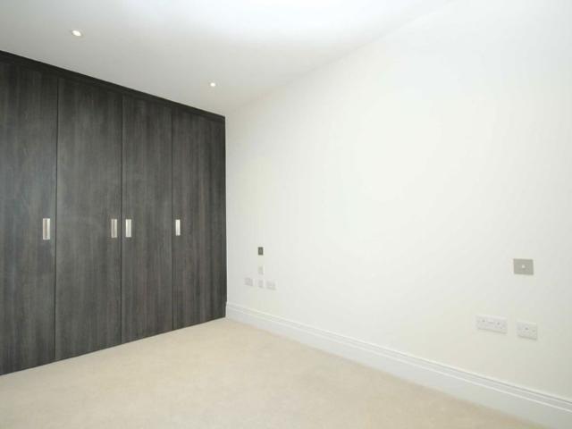 Queenshurst Square, KT2, London