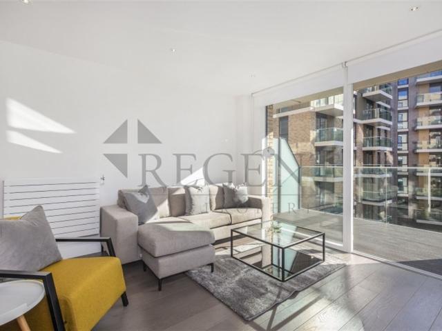 Queenshurst Square, Hamond Court KT2, 2 bed flat to rent, £3,100 pcm | PrimeLocation