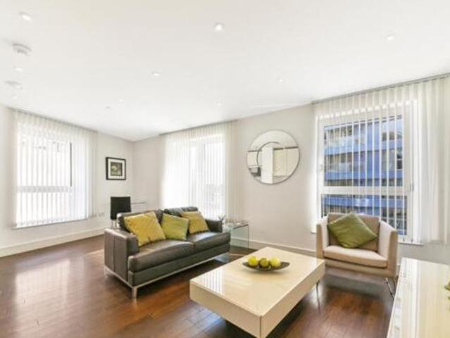 Queensland Road, London, 1 Bedroom Flat