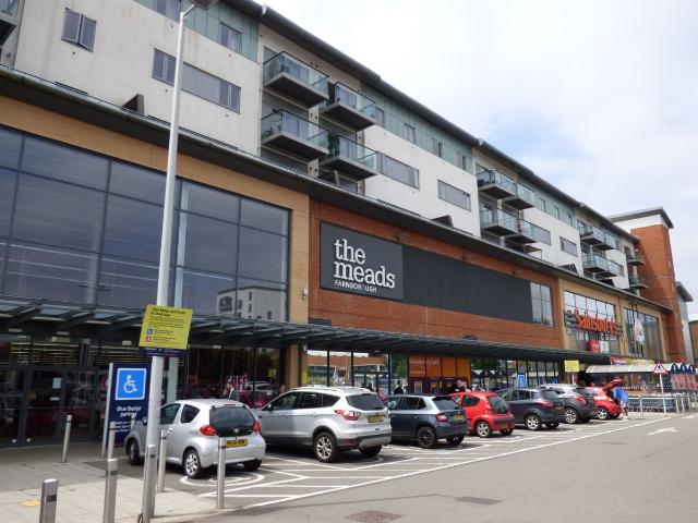 Queensmead, Farnborough, Hampshire GU14, 2 bed flat to rent, £1,400 pcm | PrimeLocation
