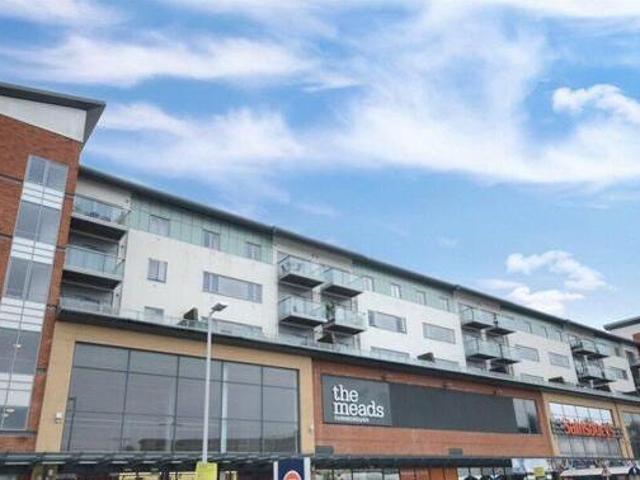 Queensmead, Farnborough, 2 Bedroom Apartment