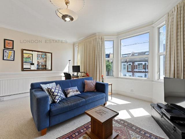 Queensmill Road, Fulham SW6, 3 bed flat to rent, £3,495 pcm | PrimeLocation