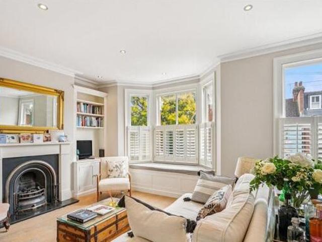 Queensmill Road, Fulham, 3 Bedroom Apartment