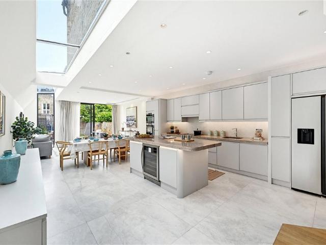 Queensmill Road, London, SW6 5 bed terraced house to rent £10,000 pcm £2,308 pw