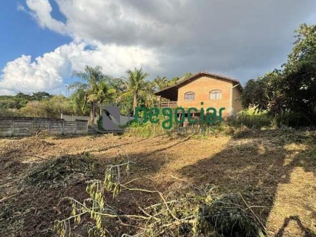 QUEM COMPRA TERRA NÃO ERRA